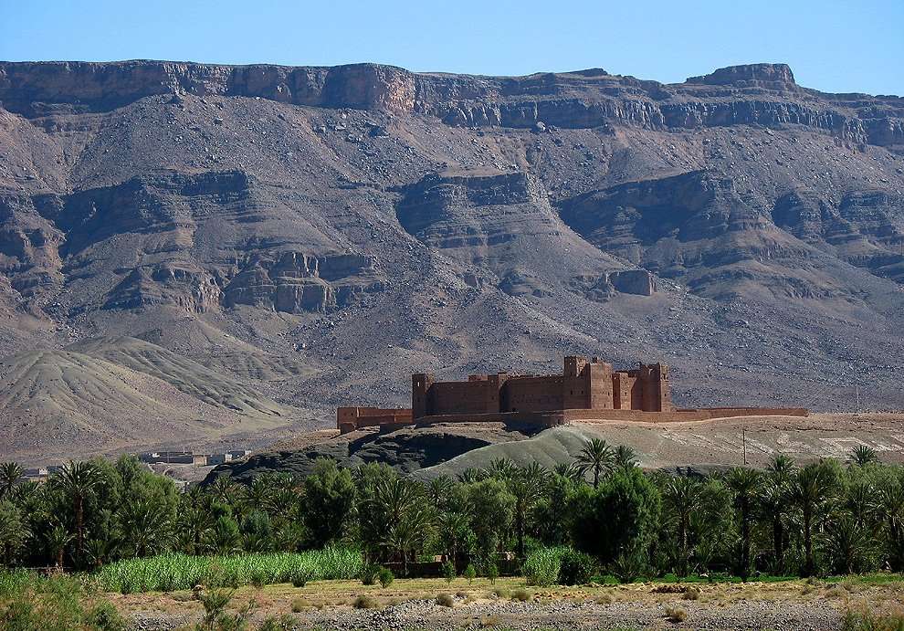 Drive through valley of Draa - Along the longest river in...