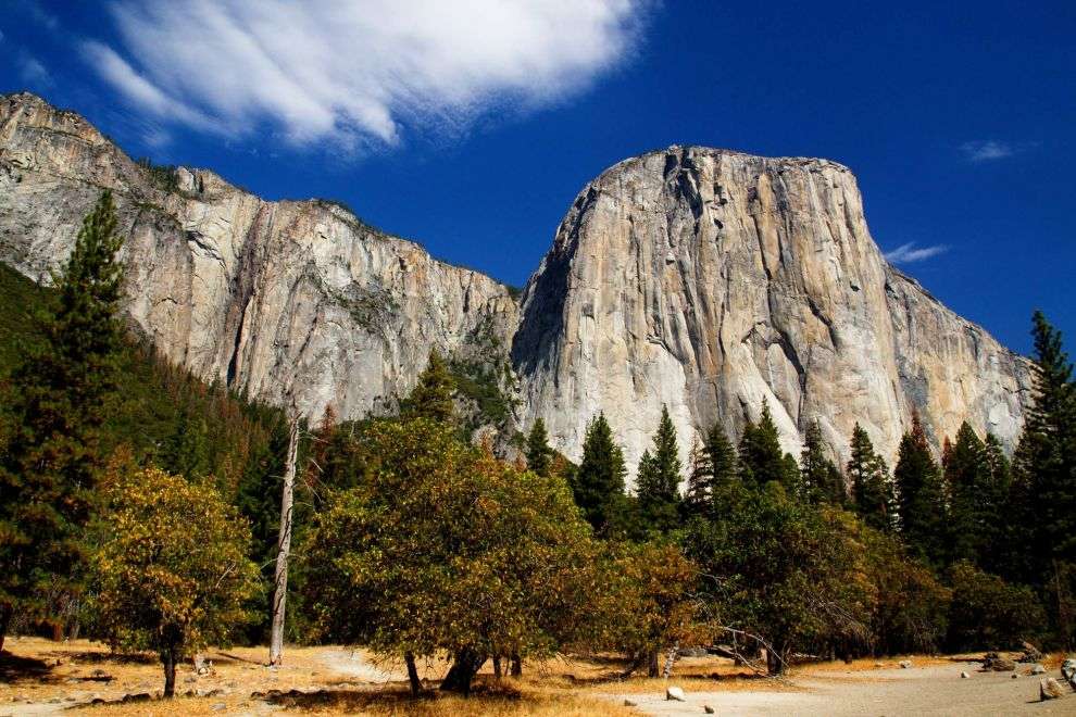 A trip to Yosemite National Park - Park with the highest vertical rock ...