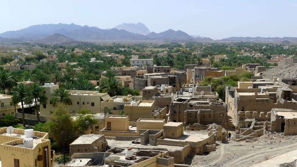 A tour of the castle in Bahle - A tour of the only Omani...