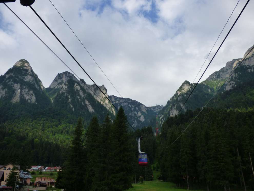 A walk through the Bucegi Mountains - Trip to Babele and...