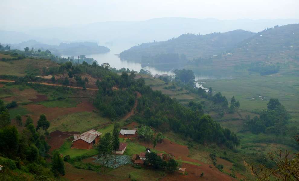 Voyage au lac Bunyonyi - Le plus beau lac d'Ouganda