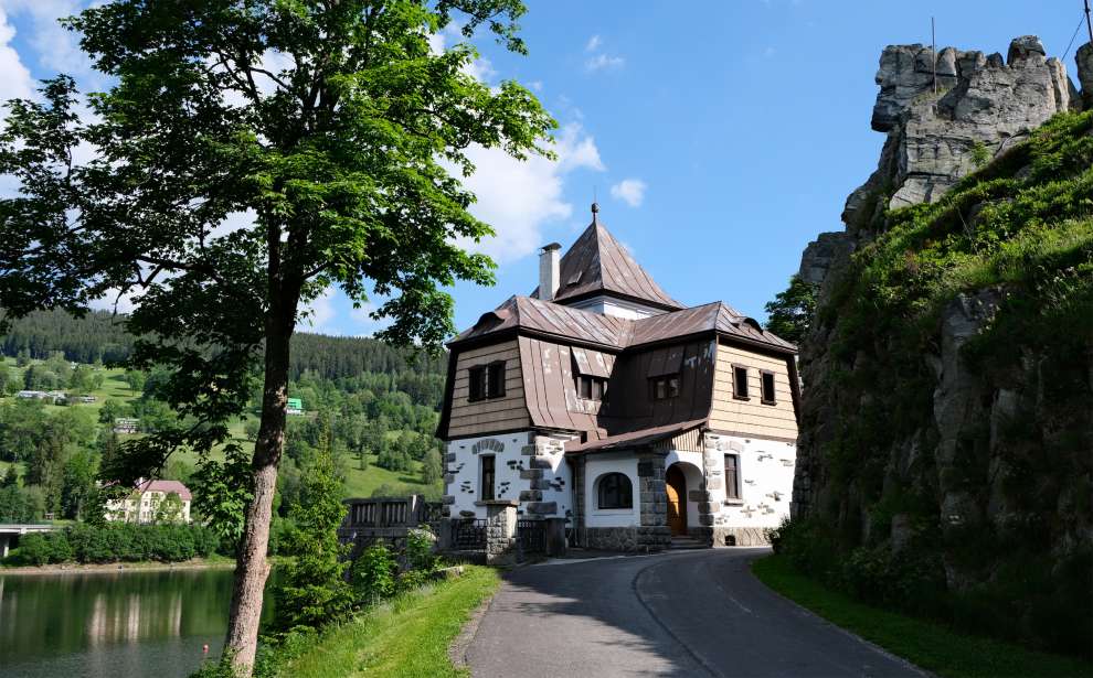 A tour of the Elbe dam - The first dam on the Elbe